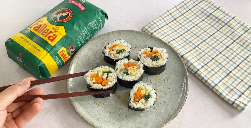 Gimbap: Receta tradicional coreana paso a paso | Delicioso rollo de ...