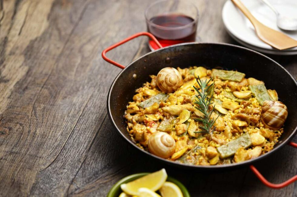 Quién inventó la paella: Origen y receta | La Fallera