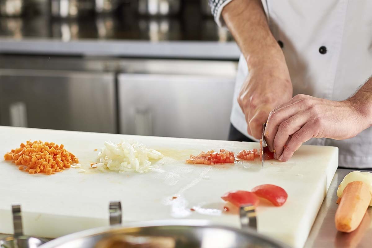 Tipos de cortes en cocina: Domina las técnicas | La Fallera