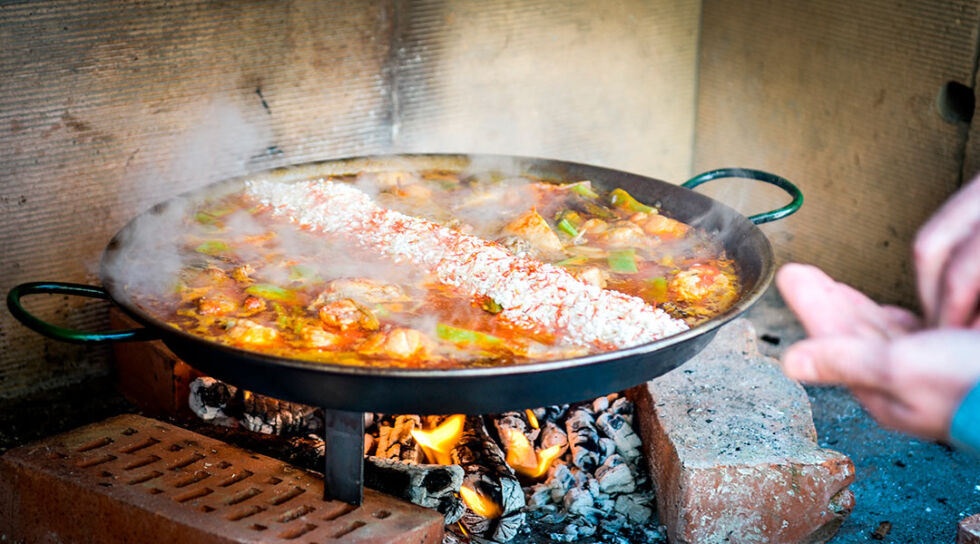 Qué Significa Paella: Historia y Receta Tradicional | La Fallera